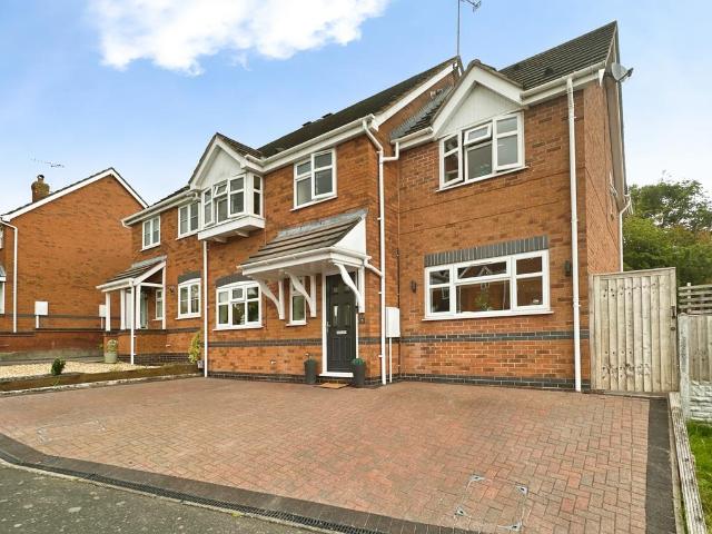 4 bedroom semi detached house for sale