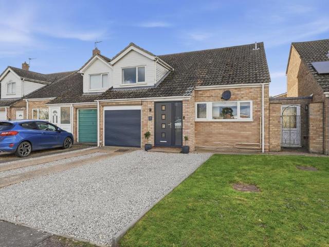 4 bedroom semi detached house for sale