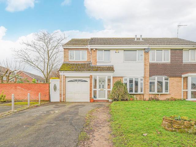 4 bedroom semi detached house for sale