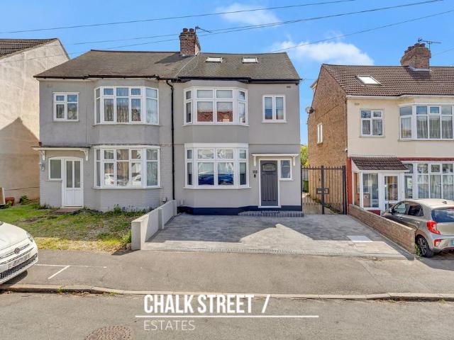4 bedroom semi detached house for sale