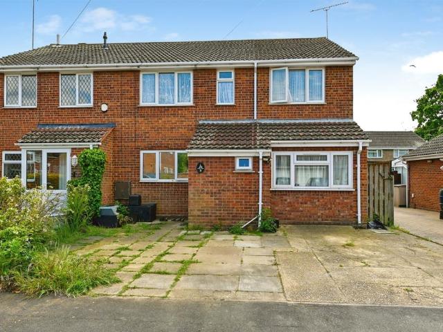 4 bedroom semi detached house for sale