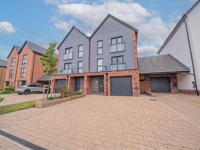 4 bedroom semi detached house for sale