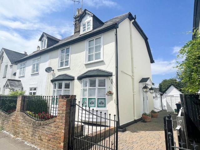 4 bedroom semi detached house for sale