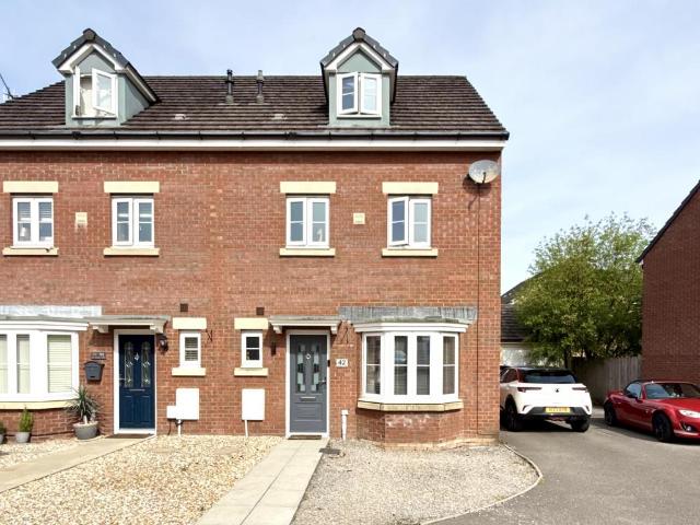 4 bedroom semi detached house for sale