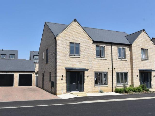 4 bedroom semi detached house for sale