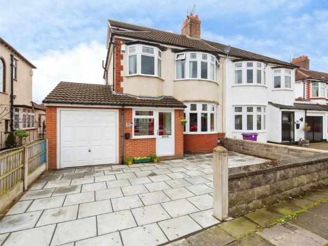 4 bedroom semi detached house for sale