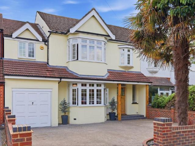 4 bedroom semi detached house for sale