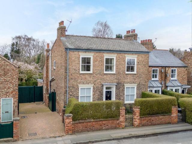 4 bedroom semi detached house for sale