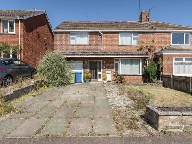4 bedroom semi detached house for sale