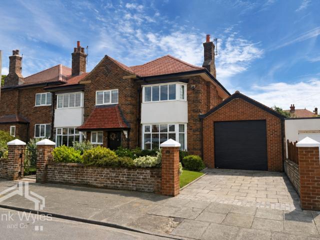 4 bedroom semi detached house for sale