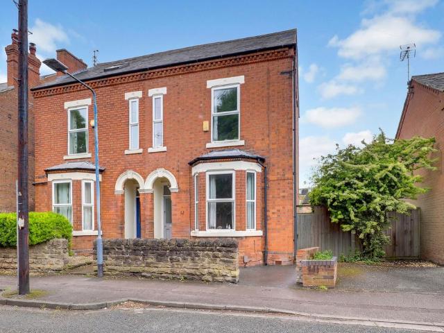 4 bedroom semi detached house for sale