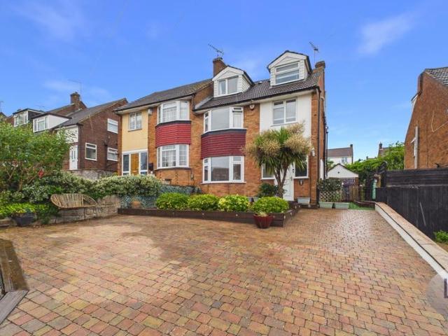 4 bedroom semi detached house for sale