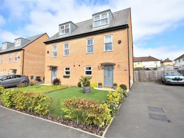 4 bedroom semi detached house for sale