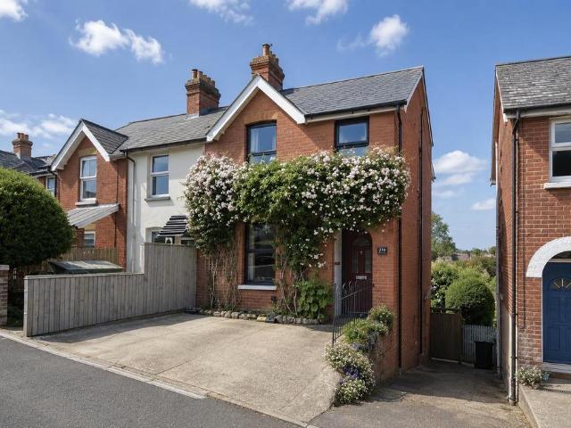 4 bedroom semi detached house for sale