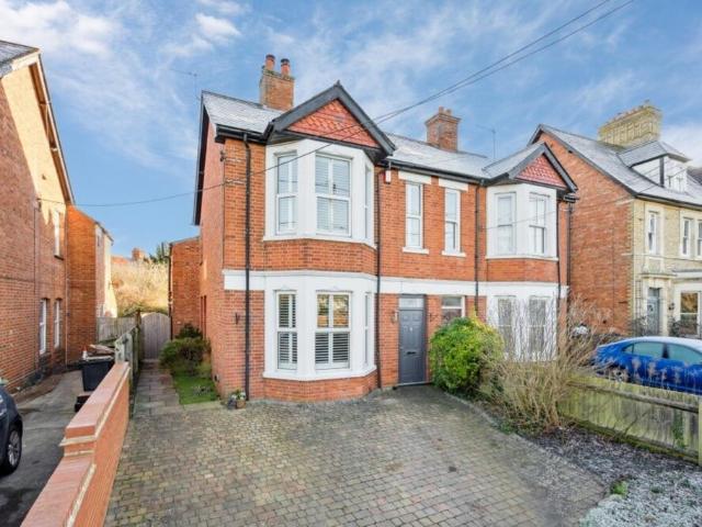 4 bedroom semi detached house for sale