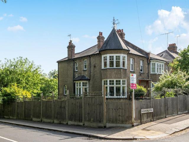 4 bedroom semi detached house for sale
