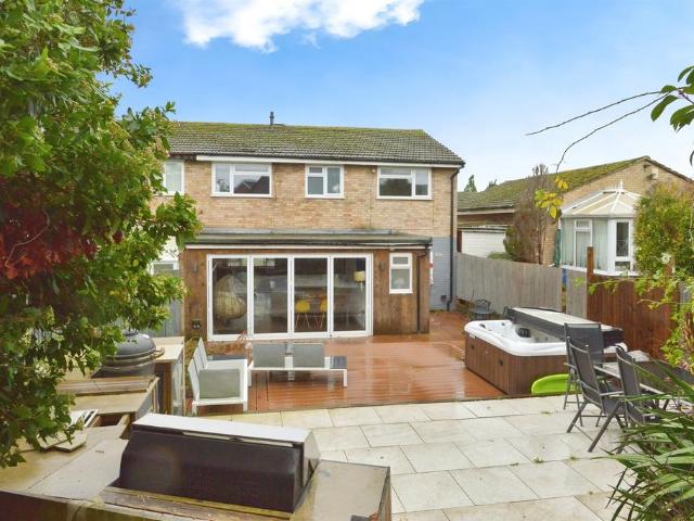 4 bedroom semi detached house for sale