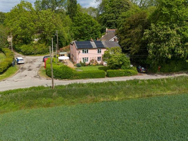 4 bedroom semi detached house for sale