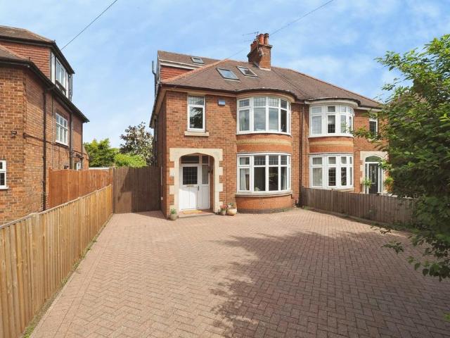 4 bedroom semi detached house for sale