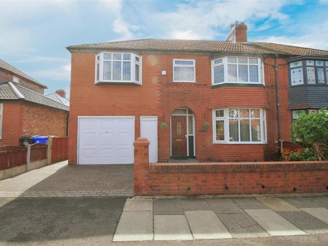 4 bedroom semi detached house for sale