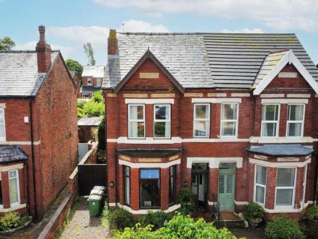 4 bedroom semi detached house for sale