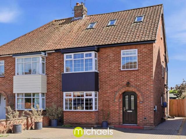 4 bedroom semi detached house for sale