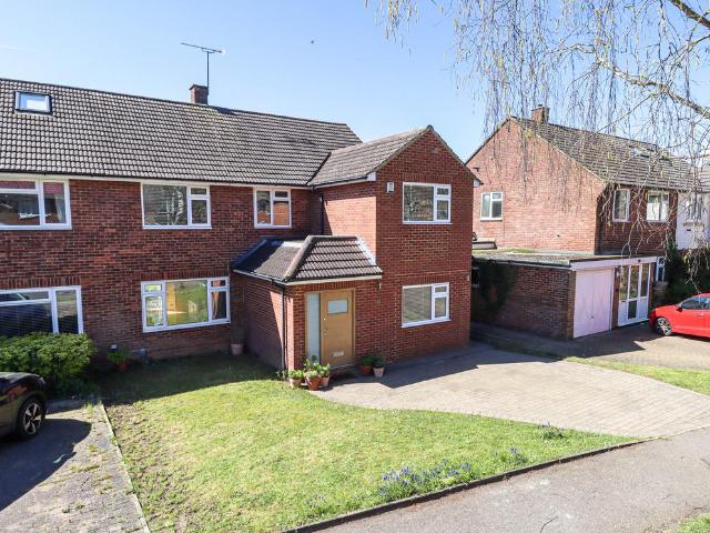 4 bedroom semi detached house for sale