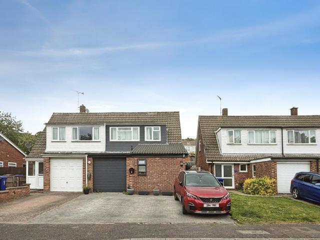 4 bedroom semi detached house for sale