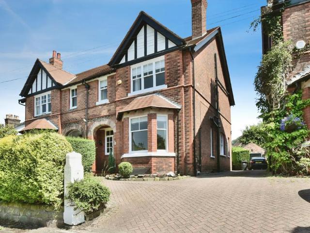 4 bedroom semi detached house for sale