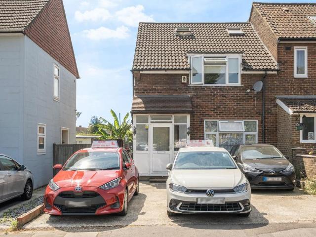 4 bedroom semi detached house for sale