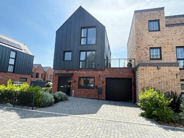 4 bedroom semi detached house for sale