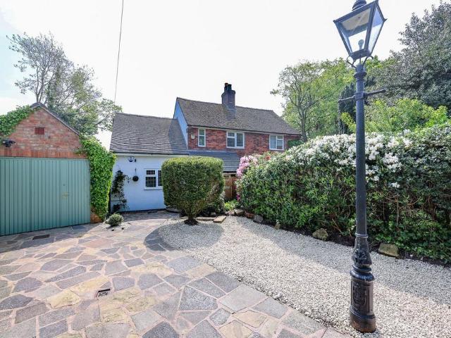 4 bedroom cottage for sale