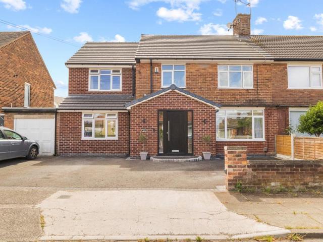 4 bedroom semi detached house for sale