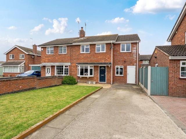 4 bedroom semi detached house for sale