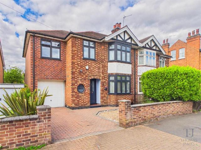 4 bedroom semi detached house for sale