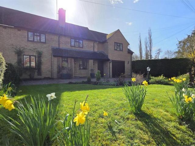 4 bedroom semi detached house for sale