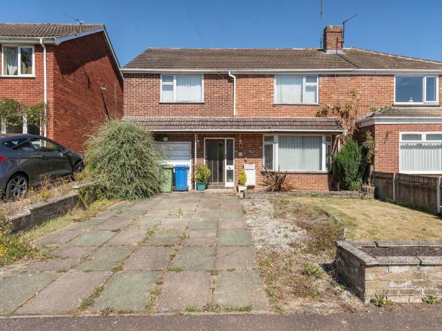 4 bedroom semi detached house for sale