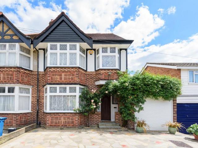 4 bedroom semi detached house for sale