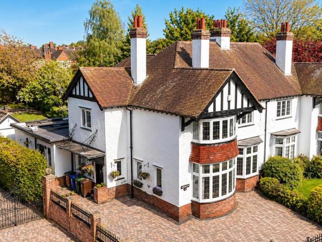 4 bedroom semi detached house for sale