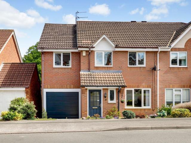 4 bedroom semi detached house for sale