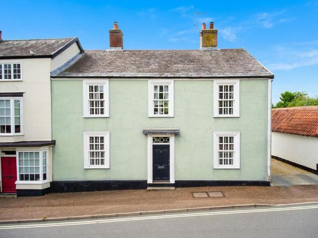 4 bedroom semi detached house for sale