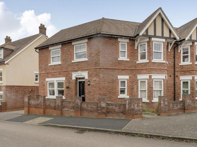 4 bedroom semi detached house for sale