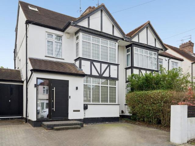 4 bedroom semi detached house for sale