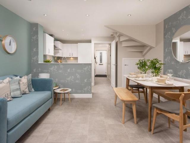 4 bedroom semi detached house for sale