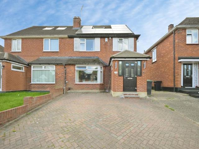 4 bedroom semi detached house for sale