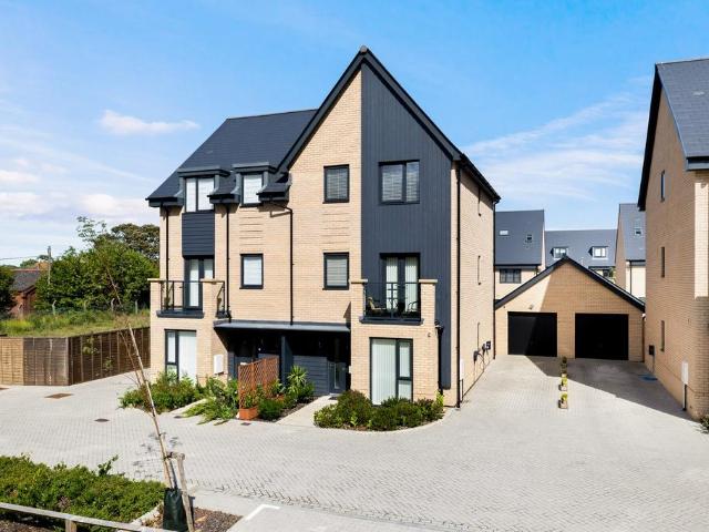 4 bedroom semi detached house for sale