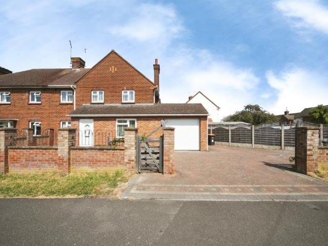 4 bedroom semi detached house for sale