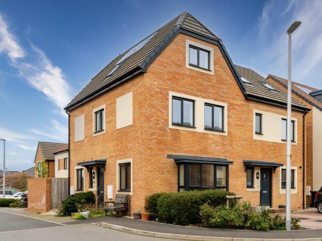 4 bedroom semi detached house for sale
