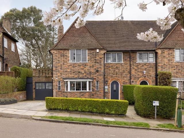 4 bedroom semi detached house for sale