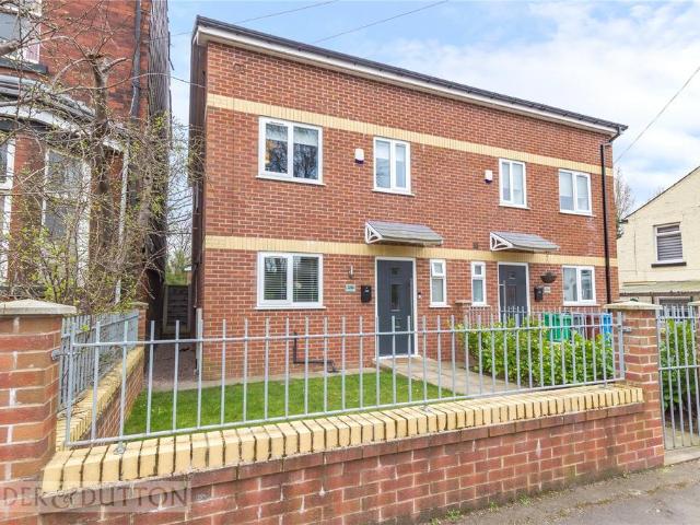 4 bedroom semi detached house for sale
